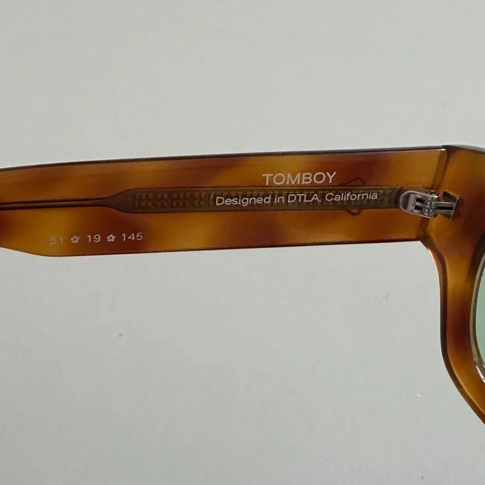 bonnie clyde | Accessories | Bonnie Clyde Tortoiseshell Sunglasses ...